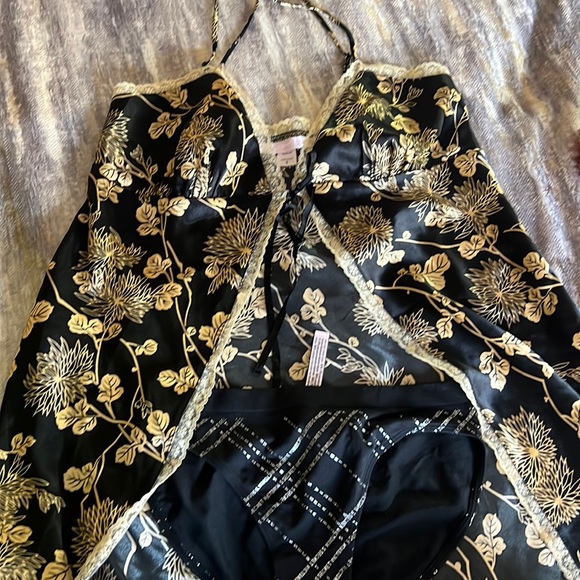 Victoria's Secret | Intimates & Sleepwear | Victoria Secert Size Small ...